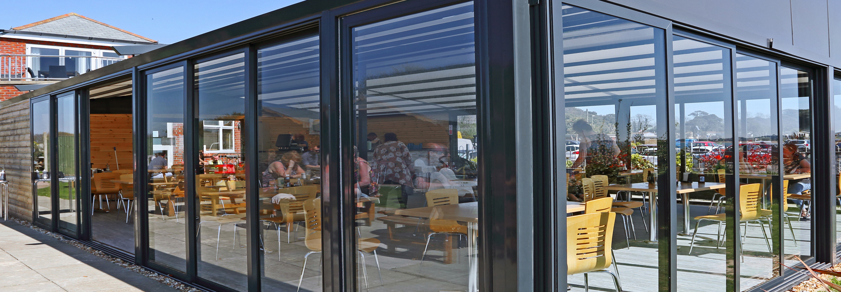 Glass Screens | Broadview Outdoor Shading